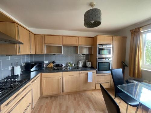 Ari Westhill Queens Road Lovely Non Smoking- No Party Workers Apt - Aberdeen