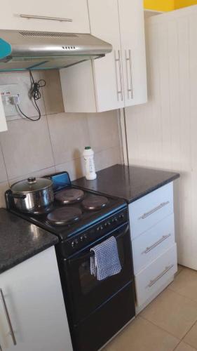 Theos Holiday Home, Family-friendly Home Near Kk Airport - Lusaka
