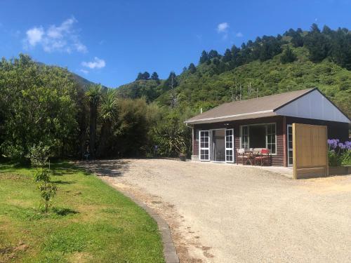 The Cottage In Waikawa - Picton, New Zealand