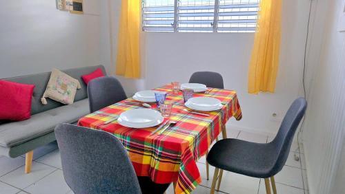 Logement Meuble Proche Chum, Ideal Stagiaires Et Professionnels - Martinique