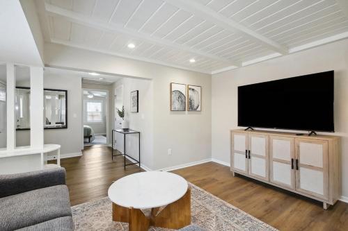 Pet-friendly Private Cottage In Tahoe Park - Sacramento