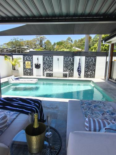 Ellie's Holiday Escape - Pool, Romantic, Fireplace - Ville de Coffs Harbour