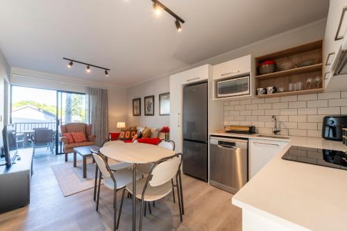 106 Seahorse - 2 Bedroom Premium Unit With Parking - Knysna