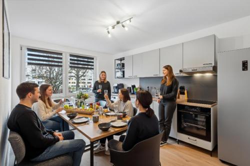Premium Quartier One - 5 Bedrooms, 2 Parkplatze, Fur Familien & Teams - Halle (Saale)