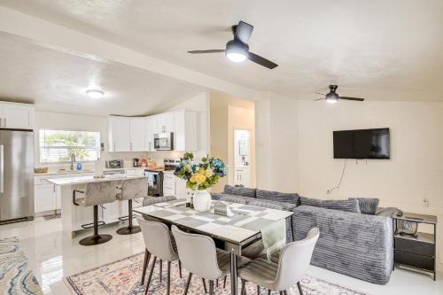 Walk To Romano Beachfront Park: Airy Home W/ Yard - Ormond Beach, FL