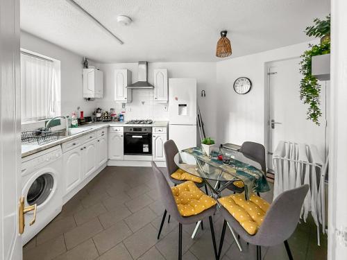 New Manchester Getaway Home - Free Gated Parking With Fob - イギリス マンチェスター