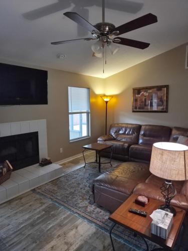 Traveling For Work Or Fun 4br Near Ksc - Port Canaveral - Titusville, FL