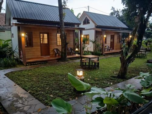 Saung Pak Enan Cabins & Villa - Sumedang