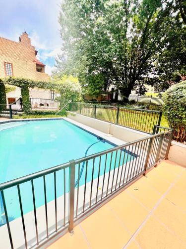 Melville Koppies View 1 Bed Cottage - Johannesburg