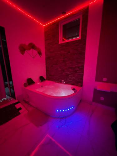 Suite Gold Jacuzzi & Sauna Prive I Centre Beziers Arrivee Autonome 24h24 - Béziers