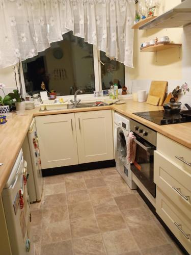 Dana's Room -- Free Wifi & Parking - Lincoln