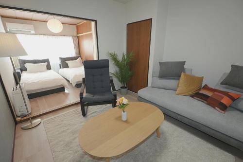 INA HOUSE Higashi-Fuchu 101 (Tokyo's Surrounding Areas|Apartments ...