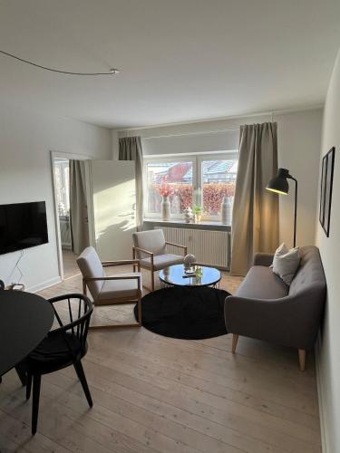 Hyggelig Lejlighed Tæt Pa Centrum Og Letbanestop - Odense