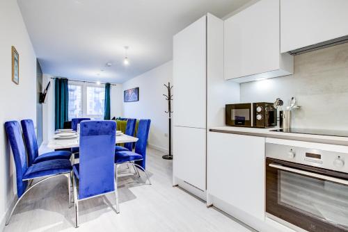 2-bed 2-bath Flat - Free Parking - Elizabeth Line - Hounslow