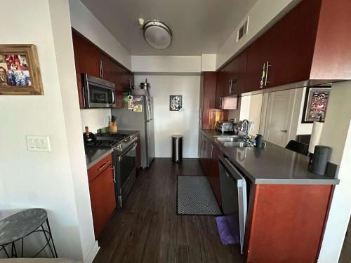 Walk To Beach & Promenade Cozy Santa Monica Condo - Santa Monica, CA