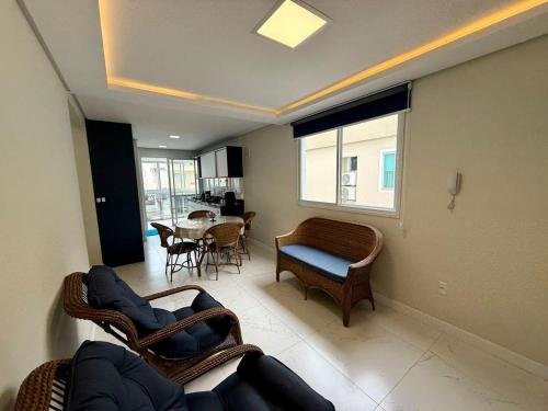 Apartamento Espacoso Na Praia De Palmas Sc 05 - Governador Celso Ramos