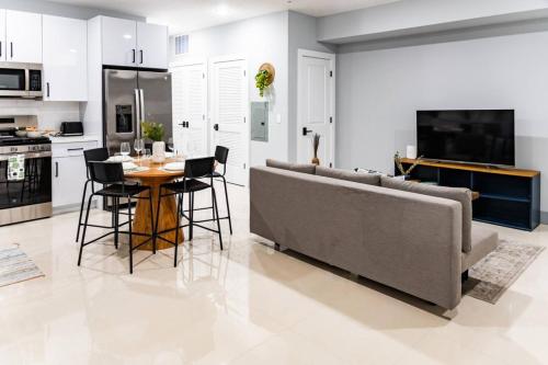 City Life-2 Bedrooms-free Indoor Parking-20minnyc - Union City, NJ