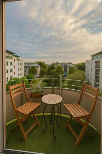 Ber, Quiet, Green, View, Near Terminal, Berlin Parking - Waltersdorf