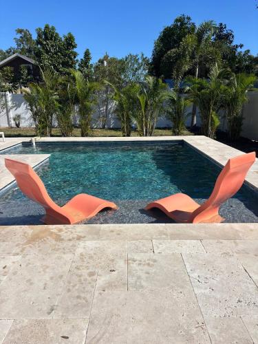 Contemporary Oaks | Heated Pool + Screened Lanai - Tampa