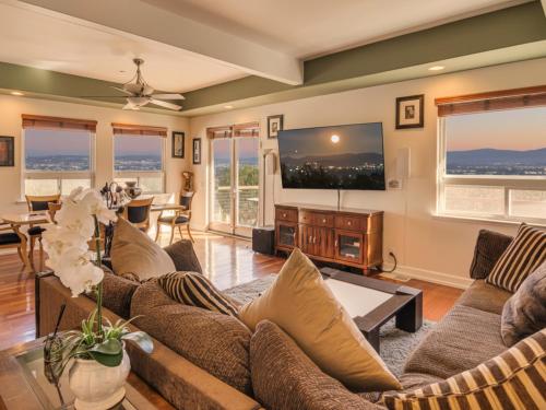3br Mountain Retreat With 2 Executive Suites & Scenic Views Sleeps 6 - Thousand Oaks, CA