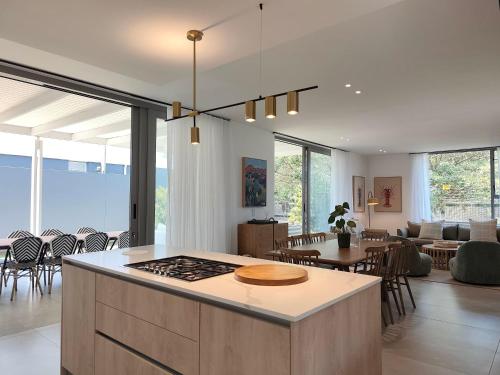 Boardwalk Hideaway 23 - Luxe 4bd Villa - Walk 2 Beach - Plettenberg Bay