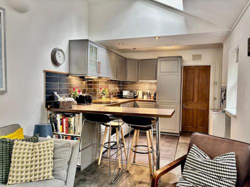 Secret City Cottage - Peaceful - Private Garden - Aberdeen