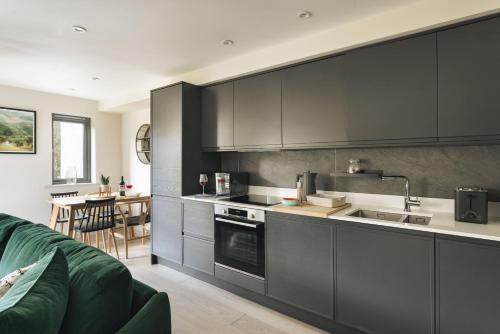 Exceptional 3 Bedroom River View Apartment - Pass The Keys - Lancashire