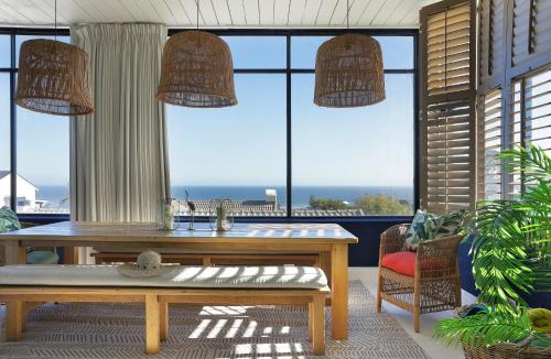 Best Of Both! Mountain And Sea View Home. - Hermanus