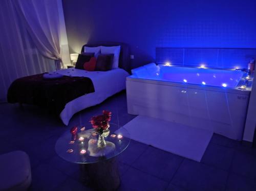 La Chambre Des Tentations , Love Room Avec Jacuzzi - Pyrénées-Orientales