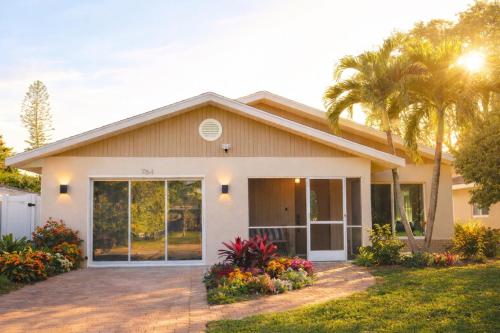 Brand New Renovated Coastal Beach House - Vineyards, FL