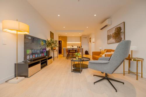 Sky One Grand Terrace Penthouse - Box Hill