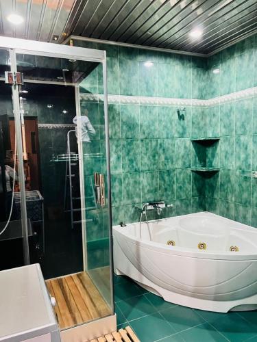 Spacious Sunny 1bedroom - City Center Vibe Apartment By Northern Avenue And Opera - 