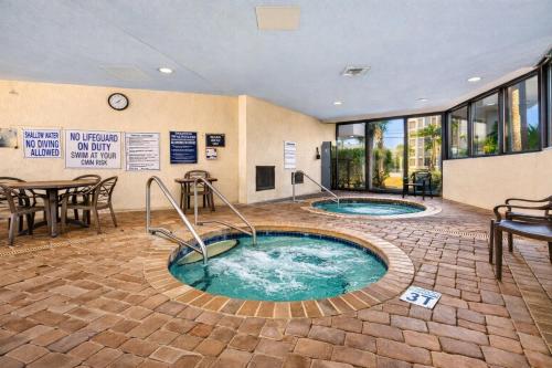 Newly Renovated Privately Owned Of Condo On 6th Floor Ocean Reef W-heated Pools, Lazy River, Hot Tub - Caroline du Sud