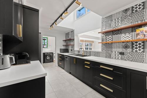 Gated & Secure Single-level Home In Cbd - Canberra