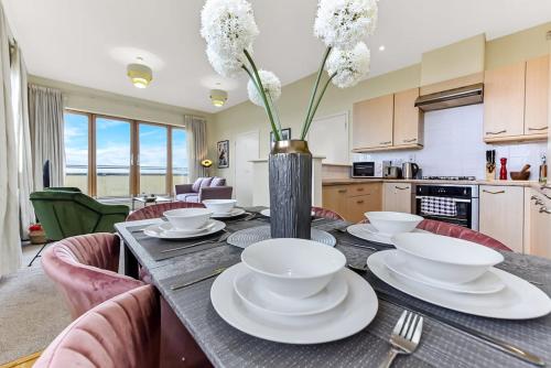 2 Bed Penthouse Suite In Central Mk - Milton Keynes