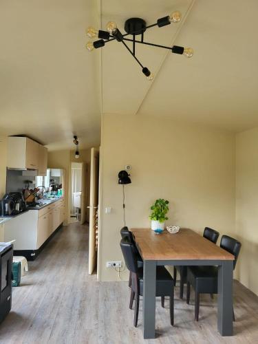 Chalet In Menaam - Friesland