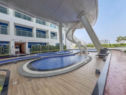 Al Barsha Apartment Sleeps 2 With Private Balcony - Dubái