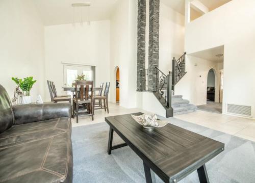 Large Family Home With Game Room - Lake Powell