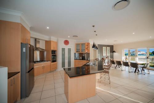 Golf Course Retreat, 3br Family Home With Stunning Views - Tamworth