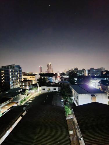 706-stp Homely Room Free Wi-fi And Near Bts - Bangkok