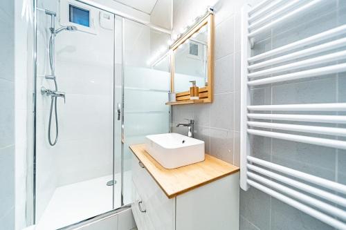 2-bedroom Apartment Jean Jaures Area Gerland - Lyon