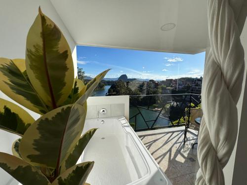 La Madriguera Hotel Guatape Con Embalse - Guatapé