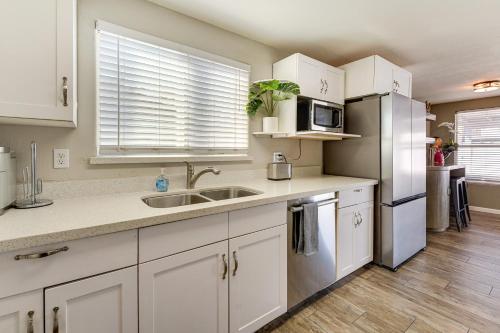 Walk To Riverview Park! Dog-friendly Mesa Retreat - Mesa, AZ