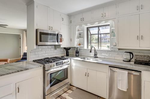 3 Mi To Rose Garden: 'Serenity Place' W/ Fire Pit! - Tyler, TX