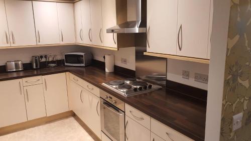 Loughboroug 2 Bedrooms Homely Apartment Sleeps 4 Comfortably With Two Double Beds Free Parking On Pr - Loughborough