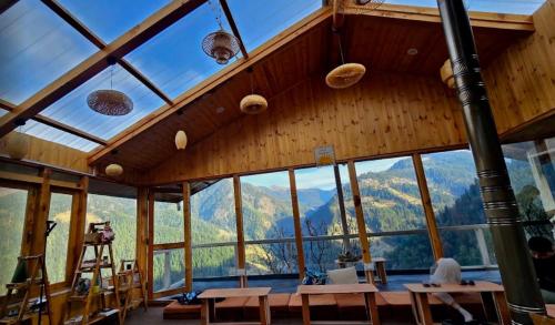 Baserah - Cafe & Stay - Jibhi