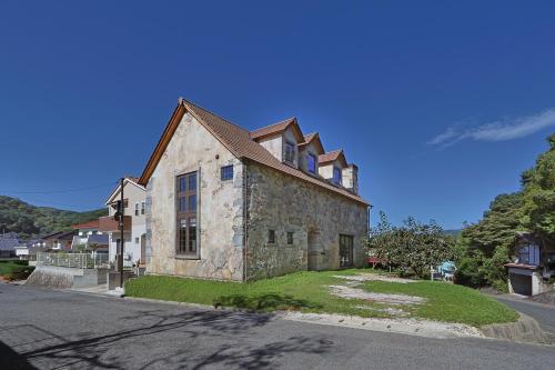 La Maison Facior Onomichi ラ メゾン ファシオール 尾道 尾道新築一棟貸切 ヨーロッパ邸宅風宿 温泉徒歩1分 1ldk最大4名 駐車場1台付き Wi-fi - Onomichi