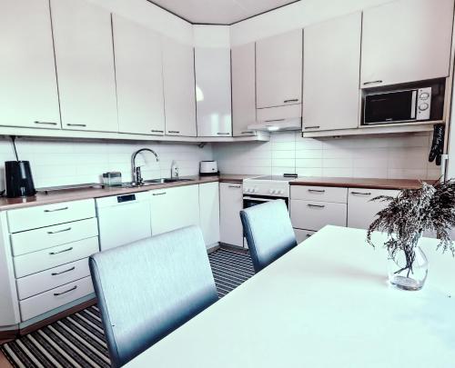 Spacious And Comfy Apartment, 15 Mins From Airport, 17 Minutes To City Center - Espoo