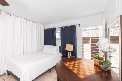Affordable Studio, Steps From Beach And Marina Park By Beachview Rentals - Newport Beach, CA