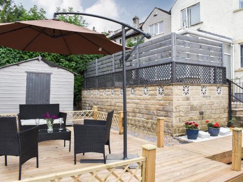 Huddersfield House, Wood View - Huddersfield